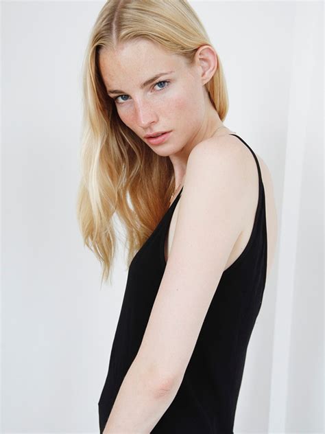 Photo Of Fashion Model Elise Aarnink Id 521624 Models The Fmd