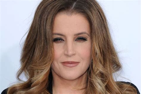 Lisa Marie Presley Tragically Kept Weight Loss Surgery That Killed Her