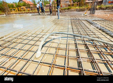 Used Electric Vibration Power Tool Compactor For Compacting Fresh Liquid Concrete Placed