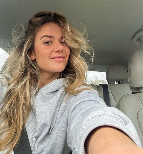 Carlijn Van Leeuwen R Nlcelebs