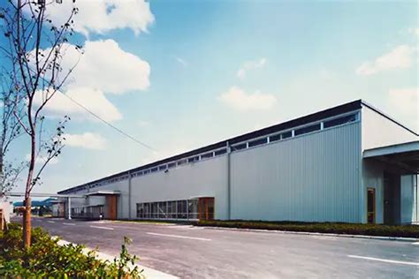 企業情報 ヤマウチ株式会社 工業部品などゴム関連、樹脂成形などの高分子素材を加工する独自技術で、世界のトップメーカーのニーズに応えてき
