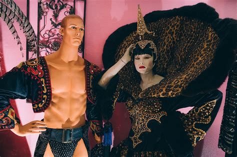 Las Vegas Showgirl Museum Documents The History Of Life Of A Showgirl