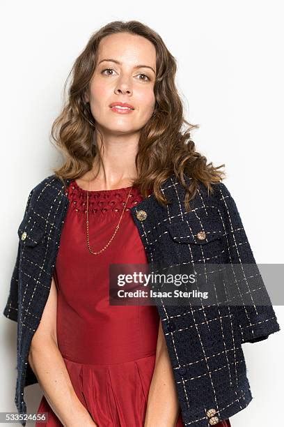 Amy Acker Photos And Premium High Res Pictures Getty Images