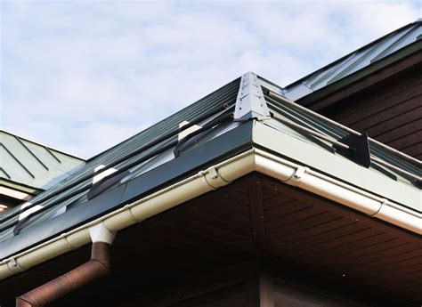 Avoid Gutter Leaks With The Power Of Liquid Rubber Diy Waterproofing