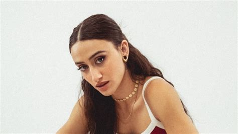 ענבל ביבי מתפרקת עם השבת החטופים משבי החמאס Tmi