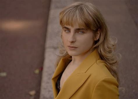 Mary Middlefield Unveils New Single Atlantis A Brash And Mesmerizing Musical Journey