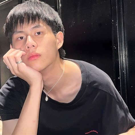 ปักพินโดย Elai ᵕ̈ ใน Thai Actors คู่รักที่น่ารัก นักแสดง ผู้ชายหล่อ