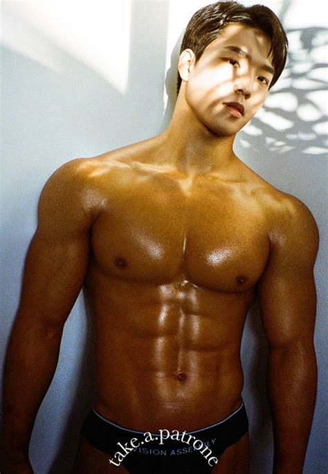 Choi Jun Ho เน็ตไอดอลหนุ่มจากแดนโสมขาว หนุ่มหล่อหุ่นแซ่บ