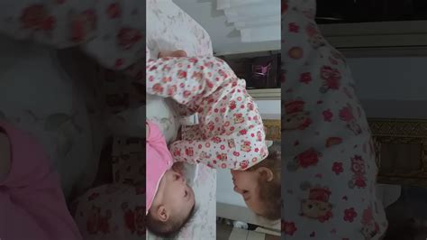 Brincando com a irmã YouTube Brincando com a irmã YouTube