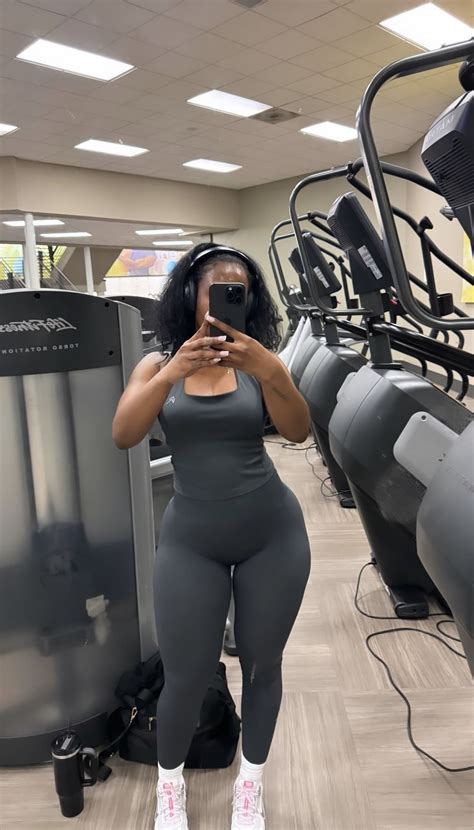 Pin By Baeeinluxeee On Wellbeing Fitness Wear Outfits Fit Black