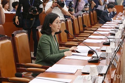 사진 홀로 참석한 김현아 의원