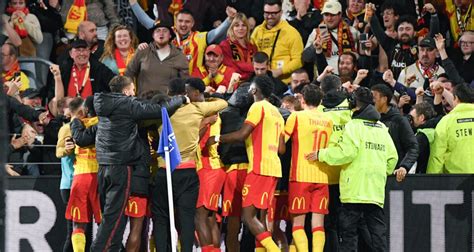 Renversant Le Rc Lens écoeure Un Toulouse Réduit à Dix Et Met La