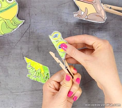 Frog Clothespin Puppets Easy Peasy And Fun