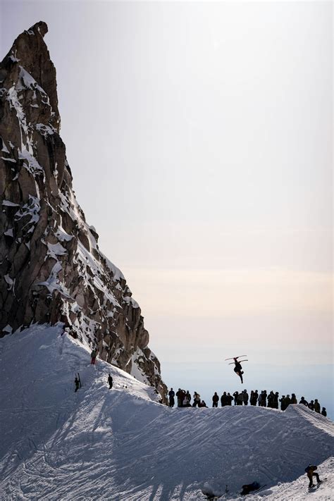 How To Navigate The Summer Solstice Party At Mt Hoods Illumination Rock
