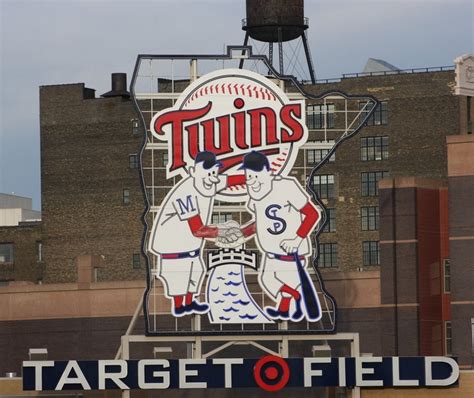 Target Field Go Minnesota Twins Minnesota Twins Baseball Minnesota