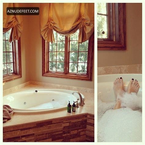 Jaclyn Schultz Feet Aznudefeet