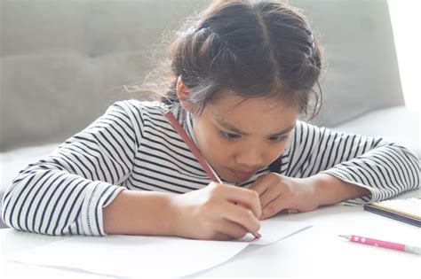 Premium Photo Education Elementary School Learning Technology And People Concept Group Of