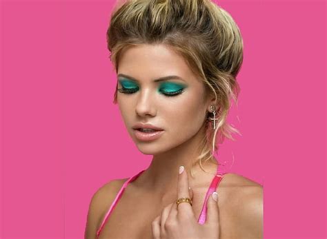 Nata Lees Instagram Twitter And Facebook On Idcrawl