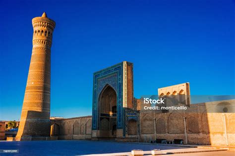 Poikalan Of Poi Kalan Complex In Bukhara Oezbekistan Stockfoto En Meer