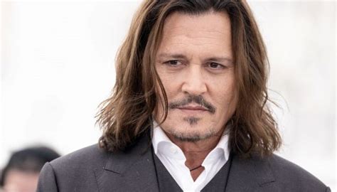 Fedez Con Johnny Depp Sullo Yacht La Foto Fa Impazzire Il Web