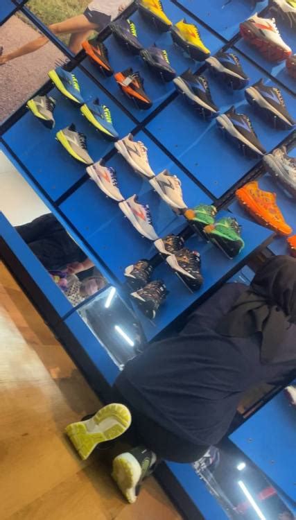 Padat Sendat Licin Candid Bontot Awek Kedai Sport Tumbex