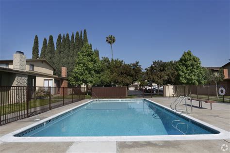 Del Amo Village 1844 Plaza Del Amo Torrance Ca 90501