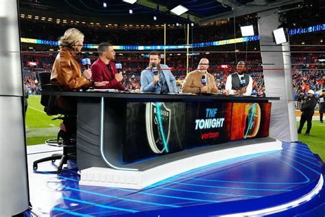 Nfl Week 15 Announcer Assignments Full Broadcast Crew List For Every