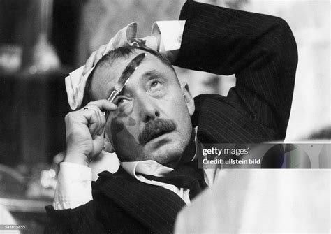 Schauspieler D Als Ekel Alfred In Der Tv Serie Einherz Und Eine