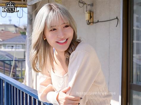 Royd 195 覗きの罰は痴女サド搾精10発！？隣の巨乳ギャルお姉さんの射精ペットになった僕。 百永さりな High Quality Jav