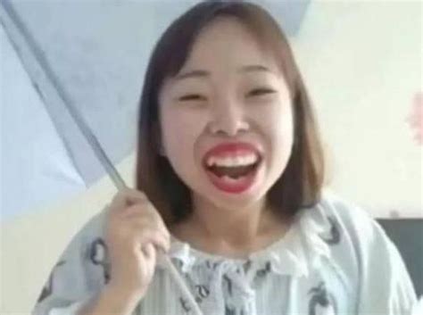 網紅嘟嘟姐重新復出，素顏再唱當初成名曲，網友：又缺錢了？ 每日頭條