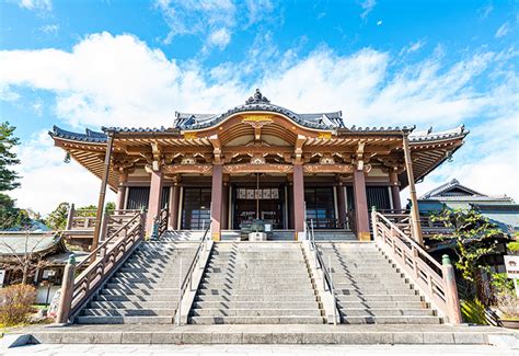 ＜高野山真言宗 生駒山龍眼寺＞修行大師の像がシンボリックな寺院｜中河内・北河内のおすすめ観光・レジャースポットなら旅色