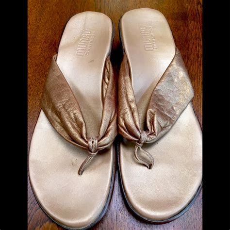 Munro Shoes 85 Munro Walking Wedge Shock Absorbing Heel Soft Gold Gathered Thong Cute Poshmark