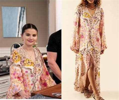Selena Chef 4x10 Clothes Style Outfits Fashion Looks Shop Your Tv