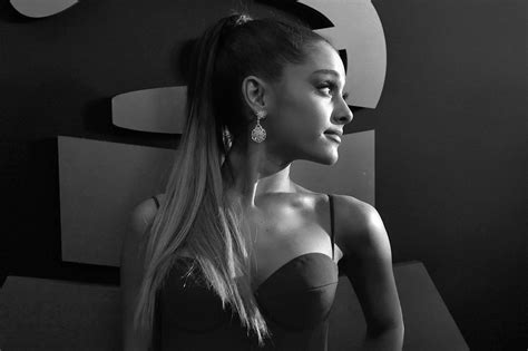 100 Ariana Grande Wallpapers