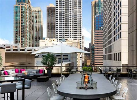 Upstairs At The Gwen Rooftop Bar In Chicago The Rooftop Guide