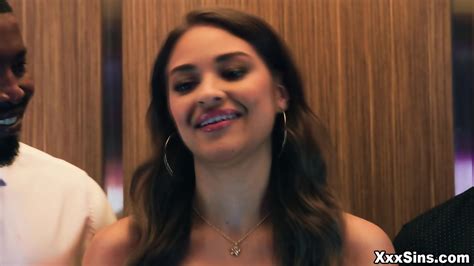 The Lovers Decide To Team Up Against Gizelle Right In The Elevator Eporner