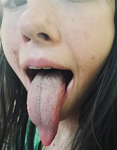 Her White Tongue Makes Me Stiff 🍆 Rwhitetonguefetish