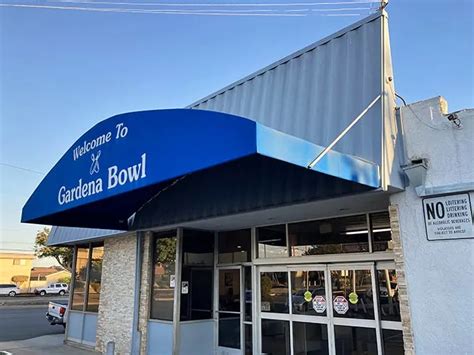 This Nostalgic Road Trip Will Take You To 10 Retro Bowling Alleys In