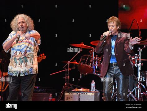 Hiawassee Ga Usa 3rd June 2023 The Turtles Mark Volman Howard