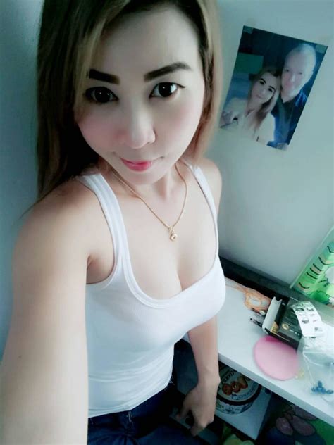 Need Captions Of My Gf Scrolller
