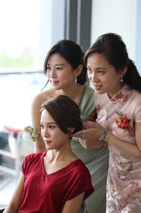 前最靚主播丘靜雯罕晒姊妹火辣照 胞妹擁天使面孔魔鬼身材掀騷動 星島日報