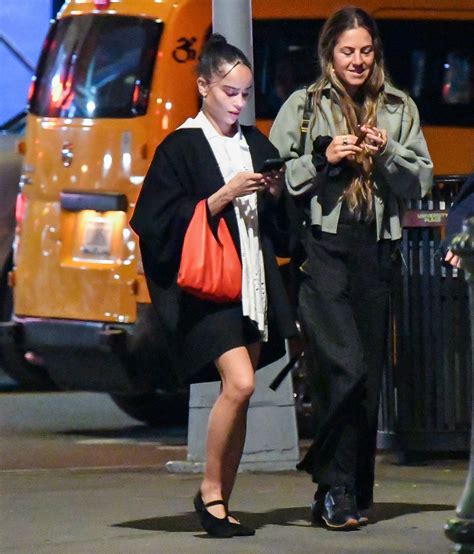 Zoe Kravitz And Shailene Woodley Share Big Little Dinner Date 10 22