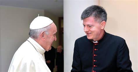 Mons Ante Jozić Nakratko Izašao Iz Bolnice Kako Bi Gospi Sinjskoj Zahvalio Na Oporavku