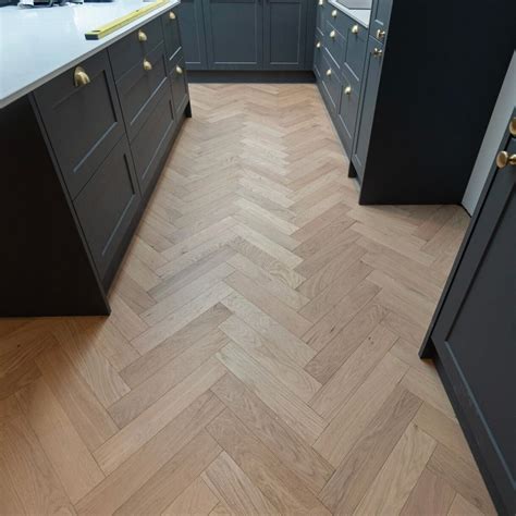 Riviera 14 3 X 90mm Pale Invisible Oak Herringbone Engineered Wood Flooring