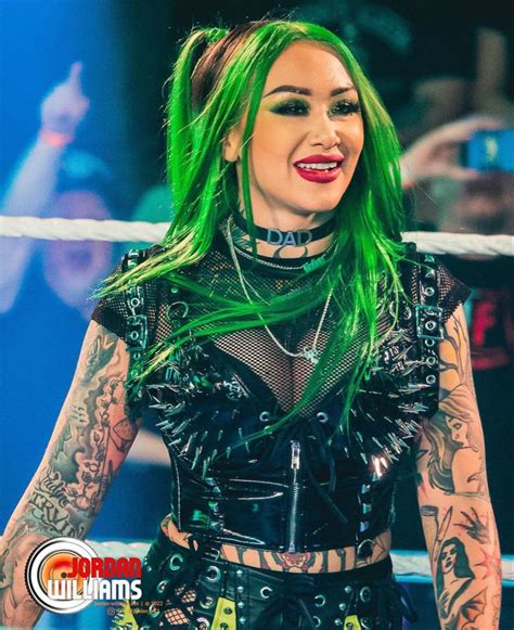 Shotzi Blackheart Wwe Divas Wwe Female Wrestlers Wwe Wrestlers
