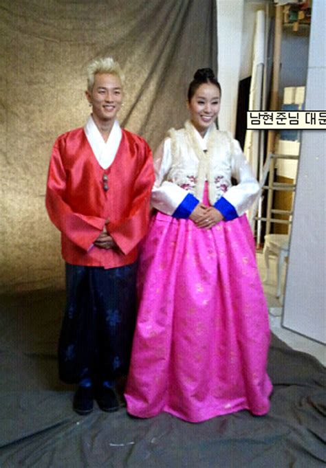 팝핀현준 프로포즈 후 웨딩 사진 공개히히히 나 결혼한다 민중의소리