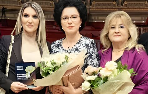 Raluca Mariana Cozma Directorul Şcolii Gimnaziale Ion Ghica Din Iaşi A Fost Desemnata