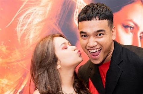 Kini Terseret Isu Video Syur Intip 8 Potret Gaya Pacaran Rebecca