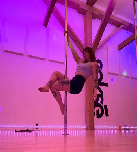 Rebecca Van Life Breaking News Woman Discovers Shes Been “far Less Depressed And More