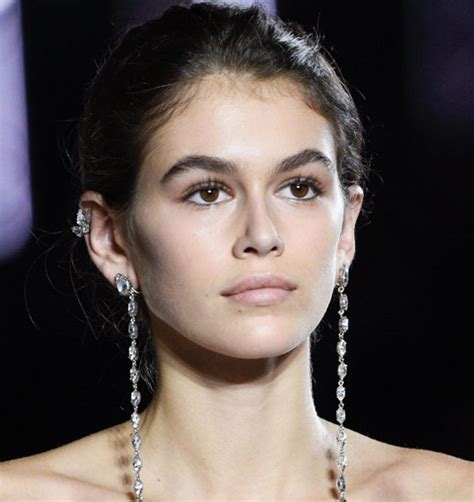 كايا جربر تزلزل مدرّجات الأزياء لحظات جمالية لا تُنسى Gheir